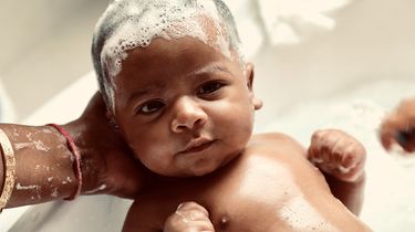 Baby Bathing Tips to Wash Baby & Newborn | CeraVe Australia